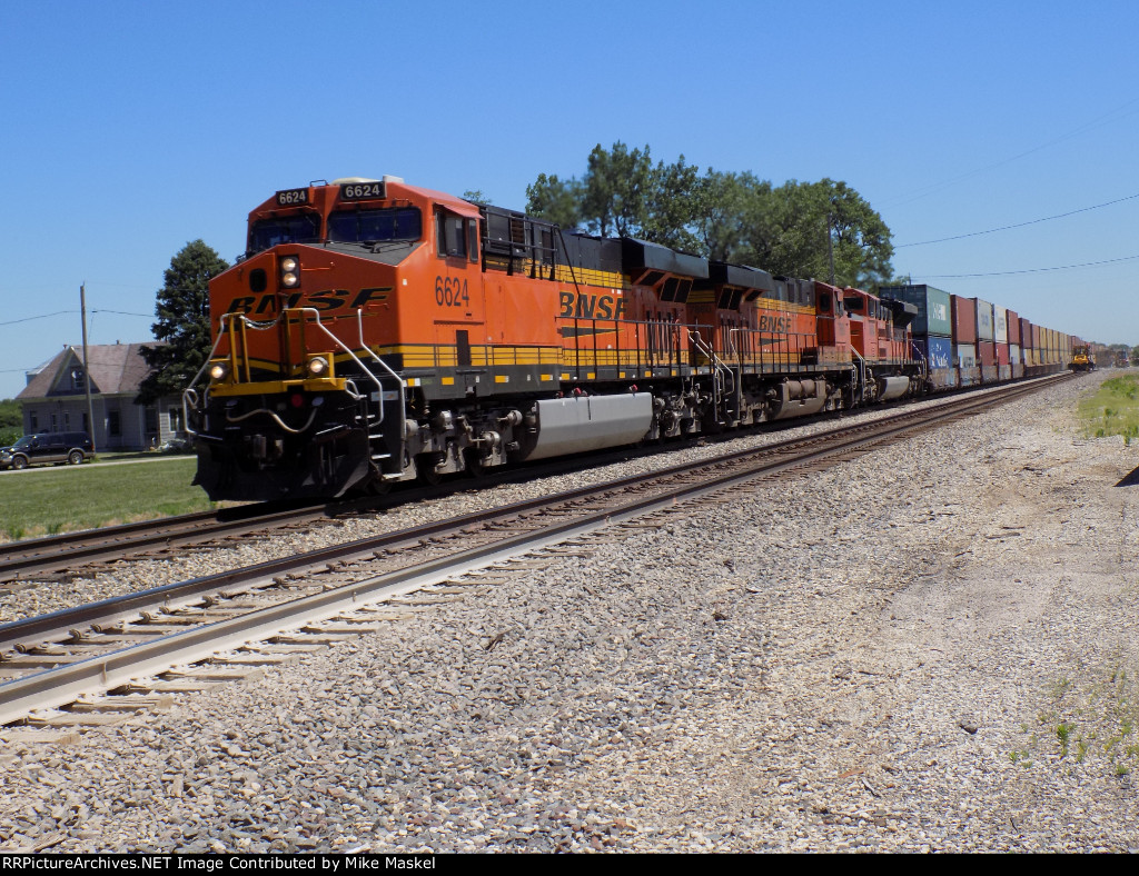 BNSF 6624